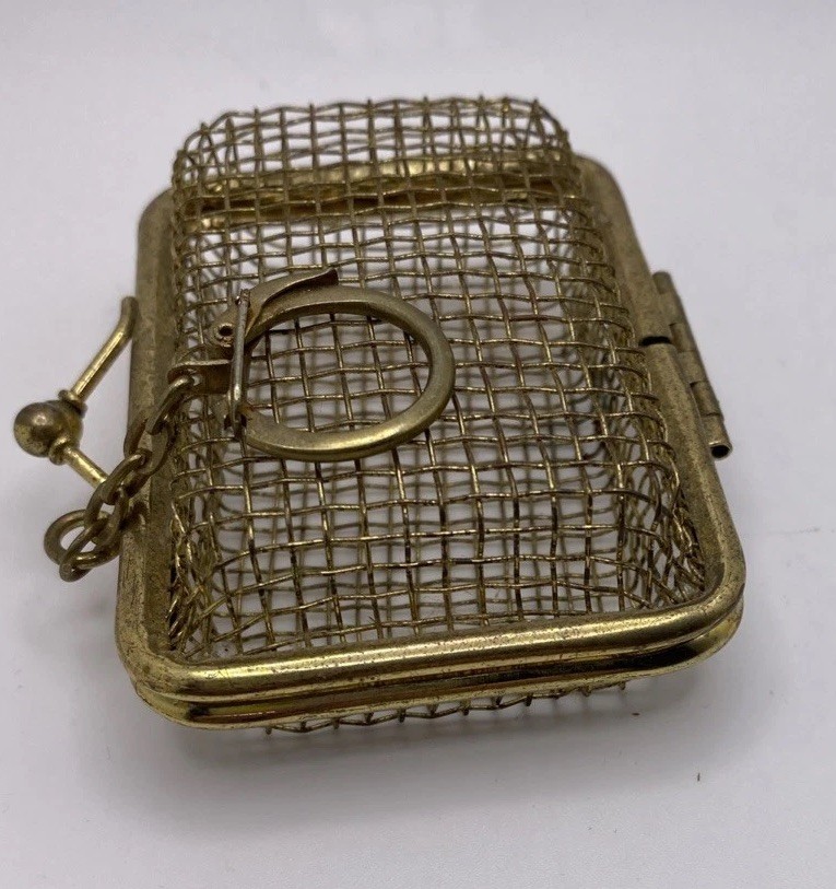 Vintage Gold Tone Metal Wire Mesh Cage Kiss Clasp Hinged Coin Purse Key ...