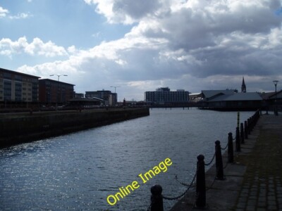 Photo 6x4 Victoria Dock Craigie/NO4231 The dock contains two shipping ...
