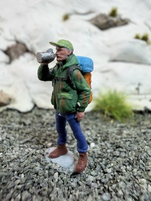 MODEL Railway Figure Camper Hiker OO SCALE GAUGE 3d Printed Hand ...