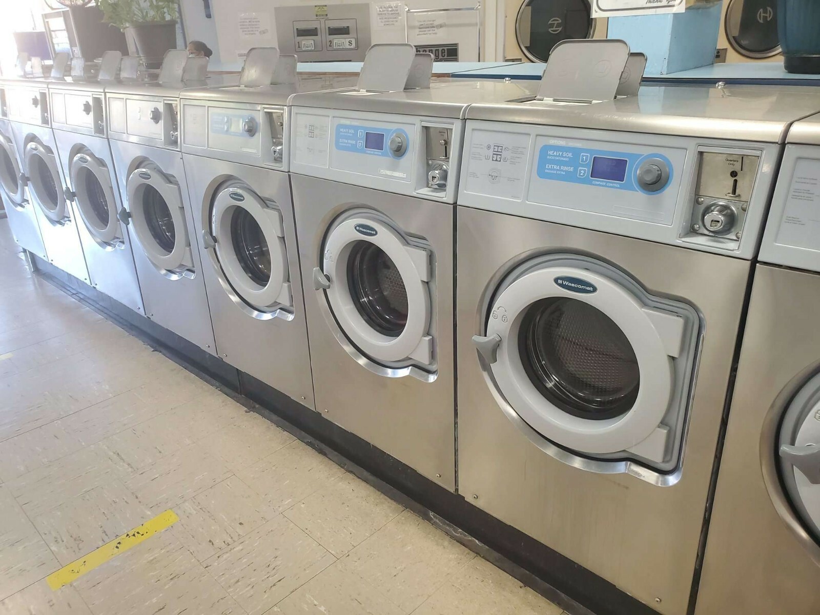 WASCOMAT Electrolux FRONT LOAD WASHER COIN OP 20LB 208-240V M/N W620CC ...