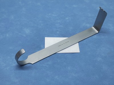 Retractors - Mueller Retractors