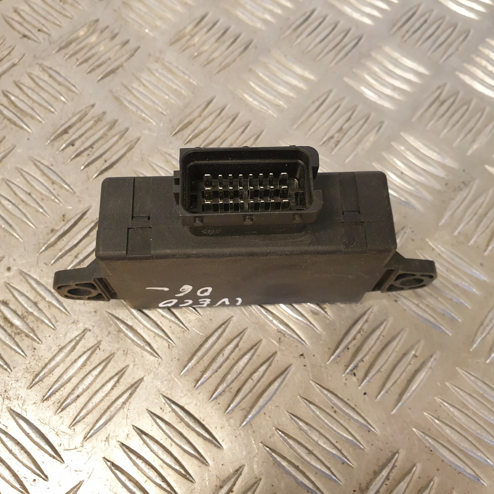 J15 IVECO DAILY 12V CENTRAL LOCKING CONTROL MODULE - 69500399 | eBay