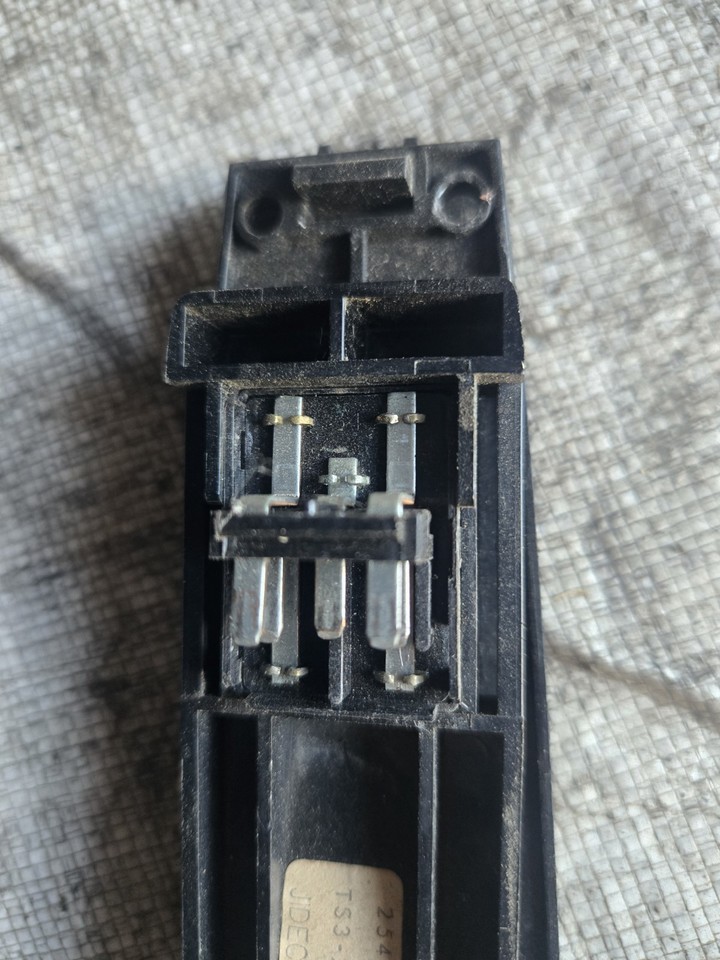1984-1989 Nissan 300ZX Z31 Passenger Window Switch bezel OEM (damage ...