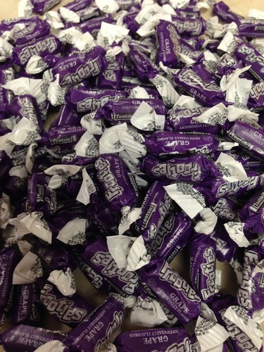 Frooties Grape Fruit Flavored Chewy Candy 2.4 Pounds Bulk 360ct SHIPS ...