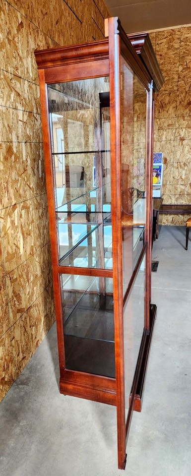 Howard Miller Townsend Curio Cabinet with Windsor Cherry Finish, 4 ...