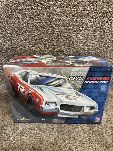 AMT 1972 Ford Torino Stock Car Model King 1:25 Kit NEW SEALED 2007 ...
