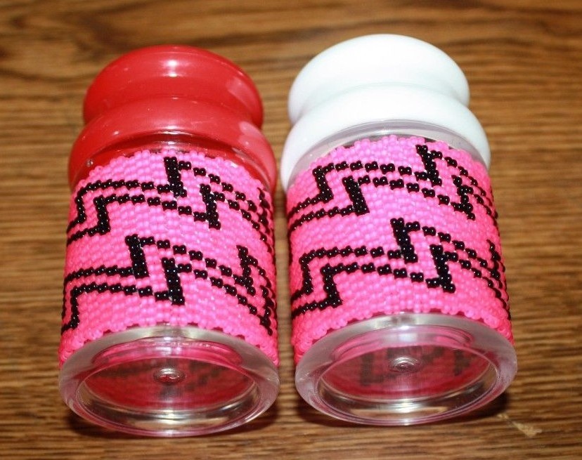NATIVE AMERICAN BEADED SALT & PEPPER SHAKERS 3 1/2" PINK/BLACK FREE ...