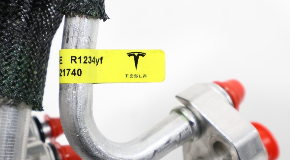 20-24 TESLA MODEL Y SUPERMANIFOLD SUPER MANIFOLD TO AC HVAC HOSE PIPE ...