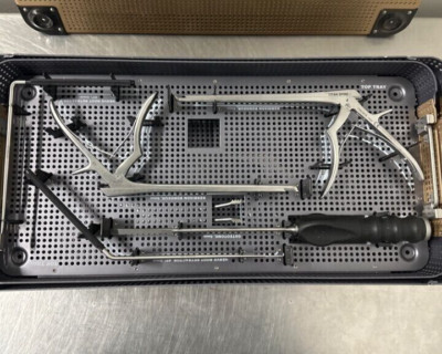 Surgical - Retractor