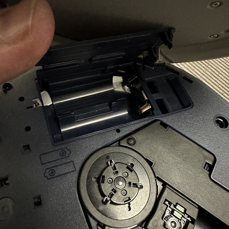 Panasonic SL-MP77 Portable CD Player MP3 Playback - No Headphones ...