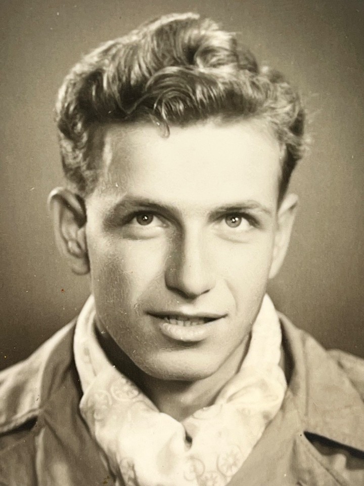 1940s Handsome Man Intense Studio Portrait Stylish Scarf Vintage Studio ...