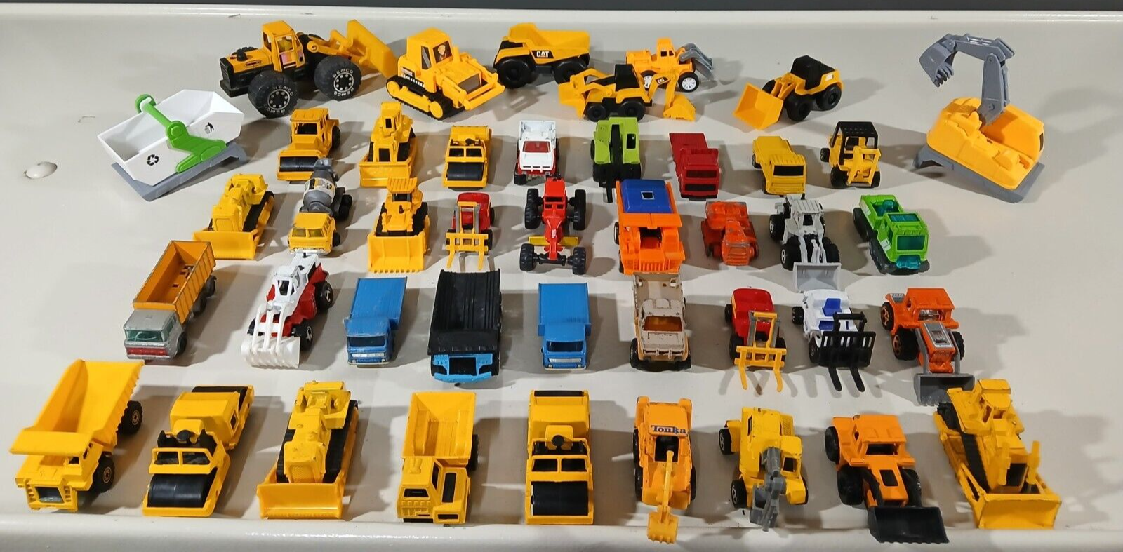 43 DIECAST HEAVY EQUIPMENT CONSTRUCTION VEHICLES LISNEY MAJORETTE REMCO ...