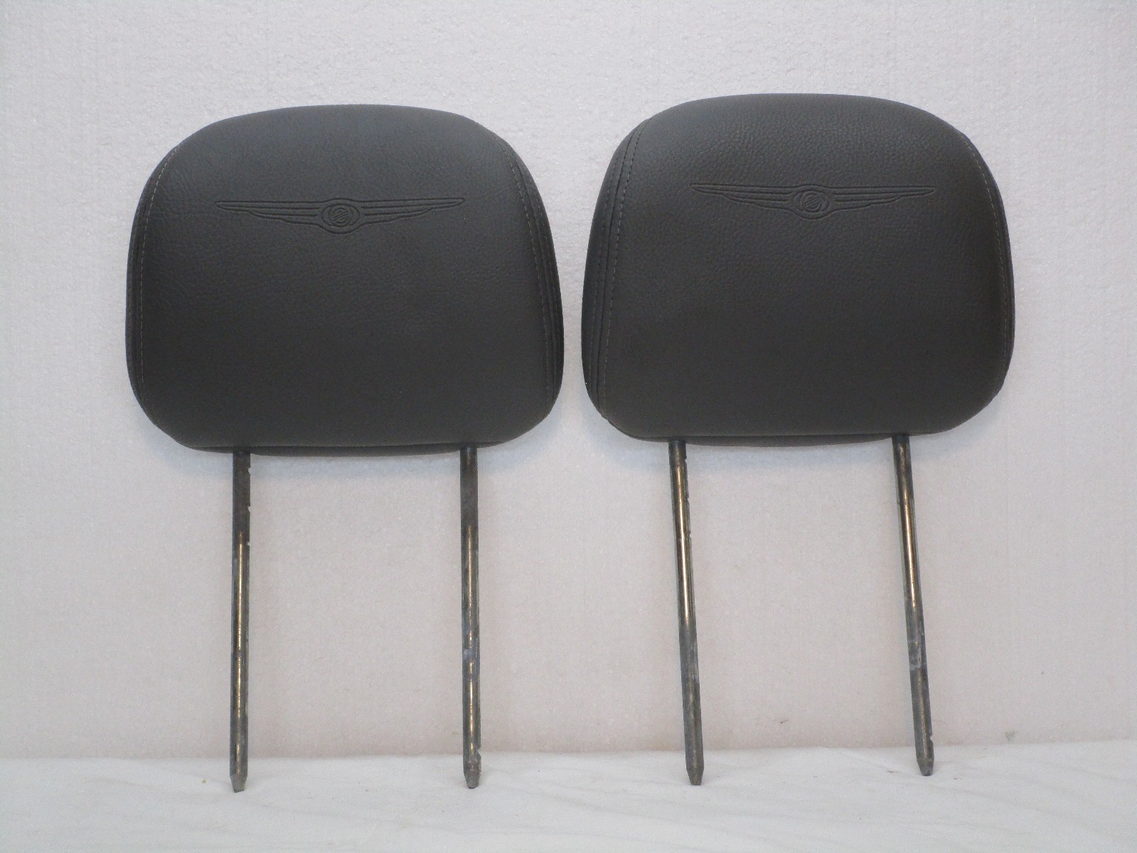 2001 - 2007 CHRYSLER MINI VAN TOWN & COUNTRY GRAY VINYL FRONT SEAT ...