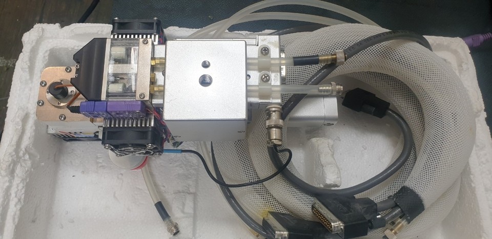 LI-COR 6400-40 Leaf Chamber Fluorometer with 6400-02B Red/Blue Light ...