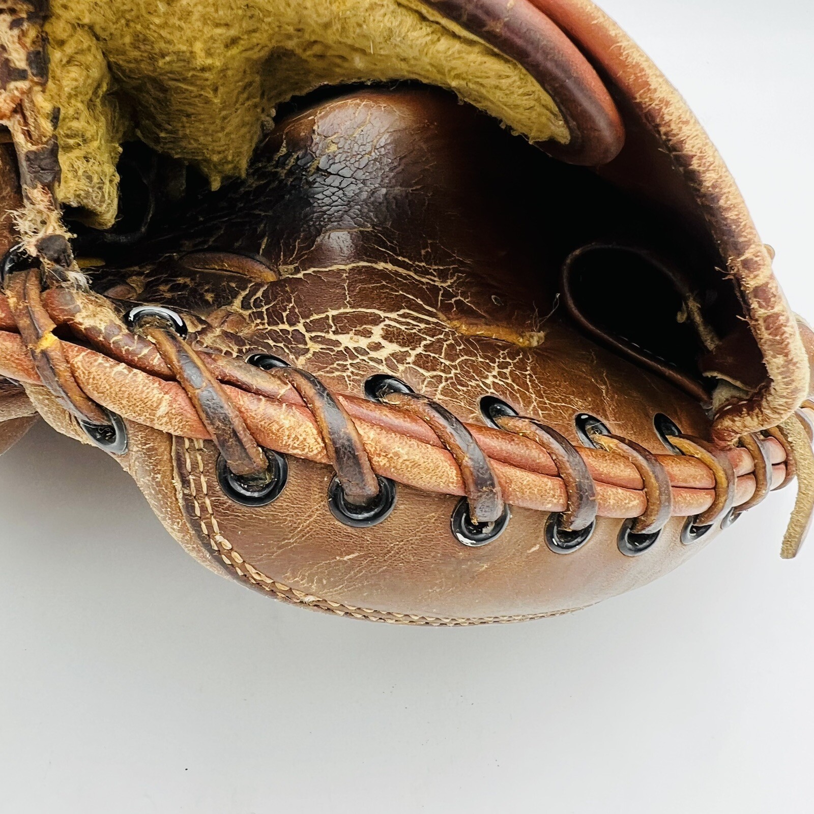 Used Wilson The A 2403 Pro-Toe Catchers Mitt Pro Model For Righthand ...