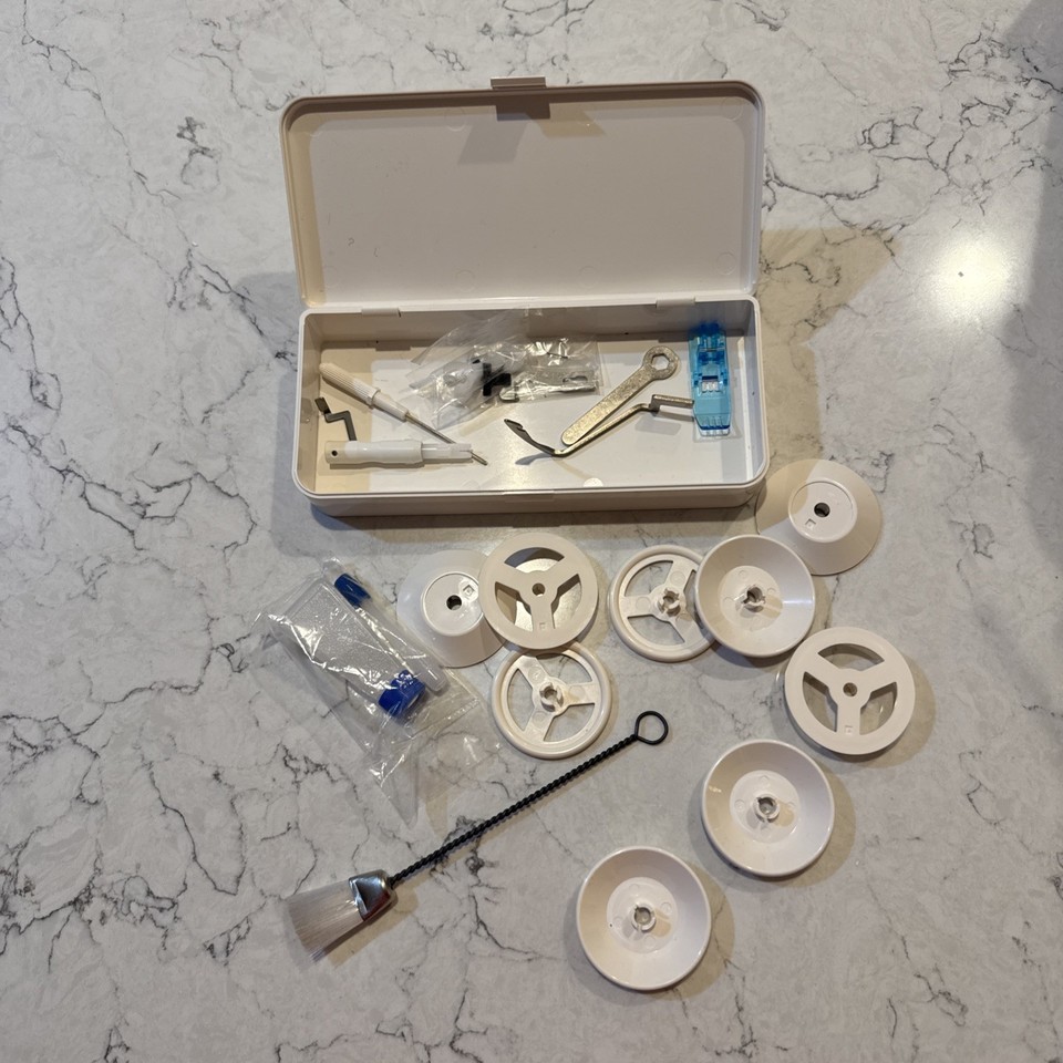 Janome 1200D Professional Multi-Stitch Serger - GREAT CONDITION w ...