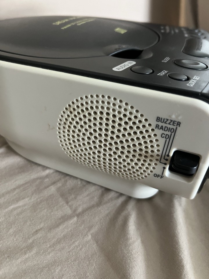 SONY Dream Machine AM/FM Clock Radio CD Player 2 Alarms CD-R/RW ICF ...