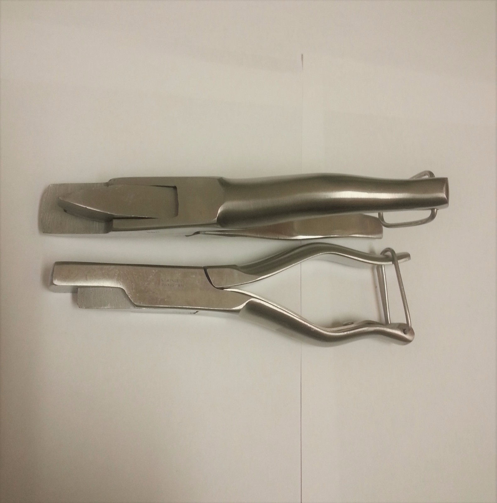 2 PCS, 6" Ear Notcher Medium V-Shape, Stainless Steel Livestock ...