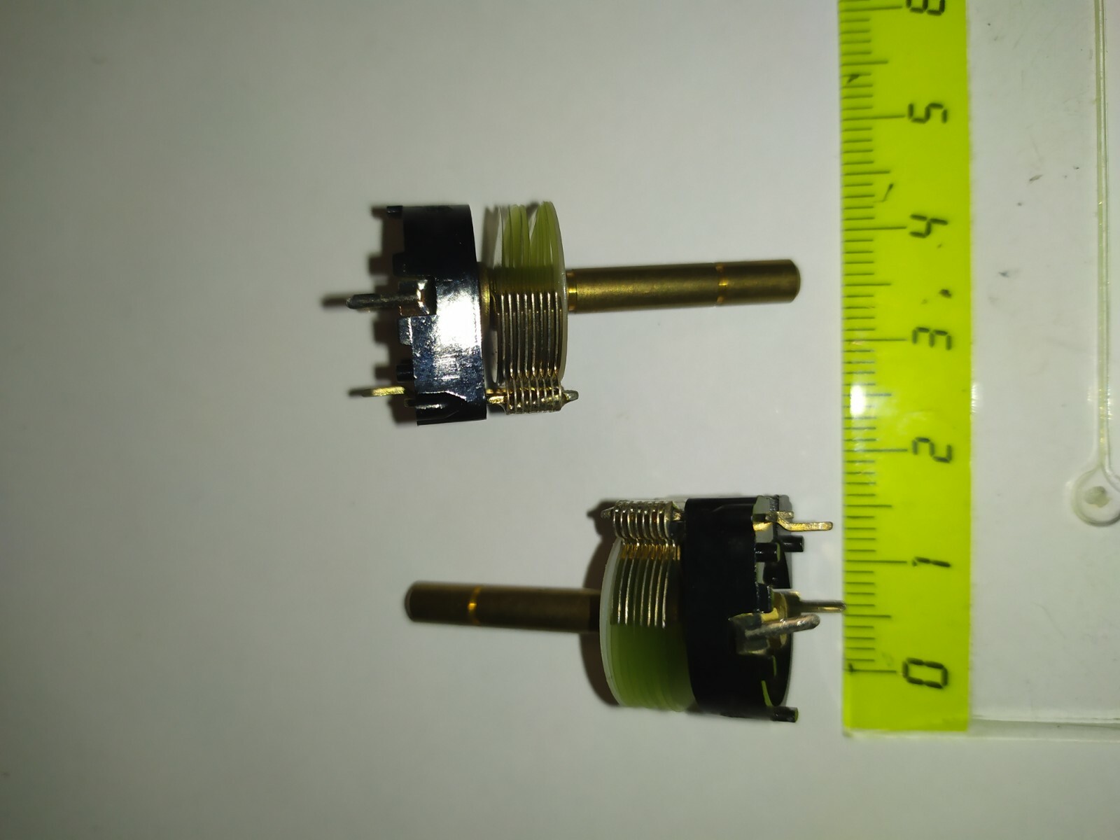 Condensateur Variable Capacitors 400 pF tol.20% Nos Lot 2 pieces CL8/4 ...