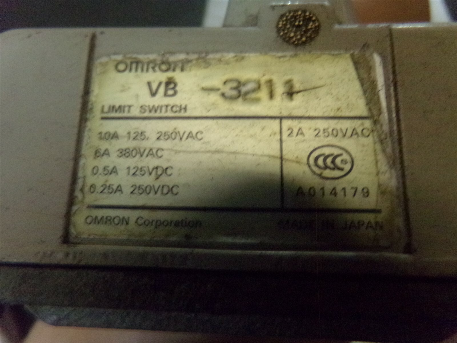 Omron VB Limit Switch 3211 A014179 *FREE SHIPPING* | eBay