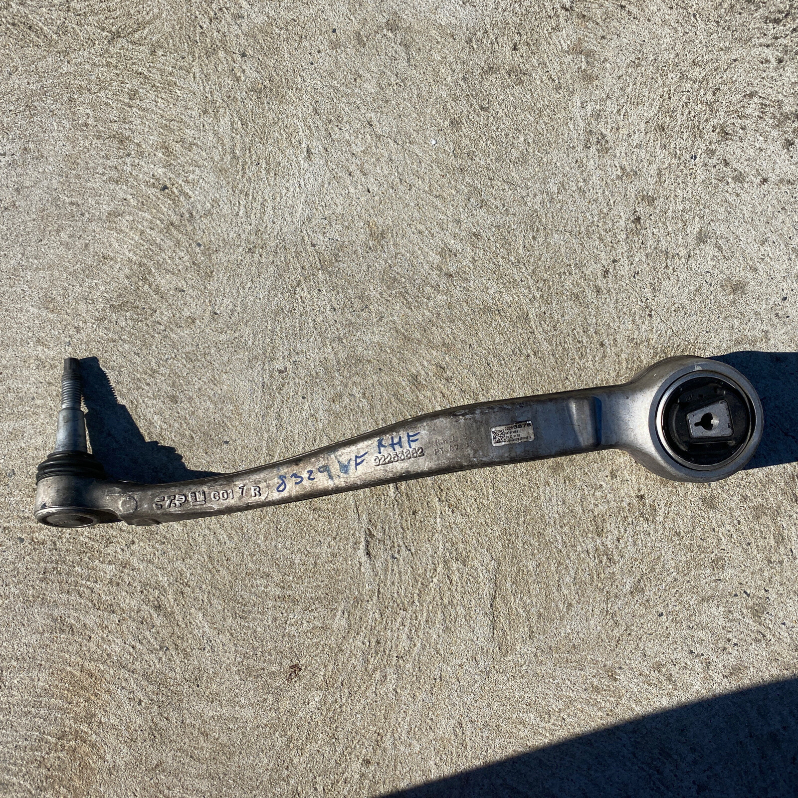 HOLDEN COMMODORE RIGHT FRONT LOWER CONTROL ARM MAIN FRONT LOWER ARM, VF ...