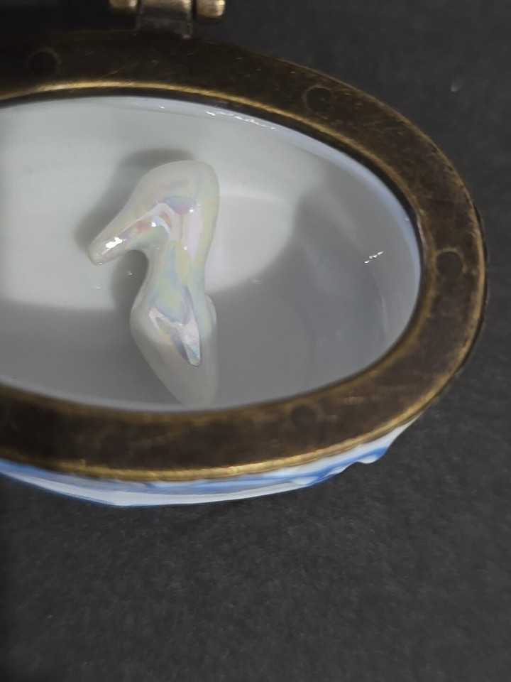 PHB Collection Disney Cinderella Trinket Box With Glass Slipper ...