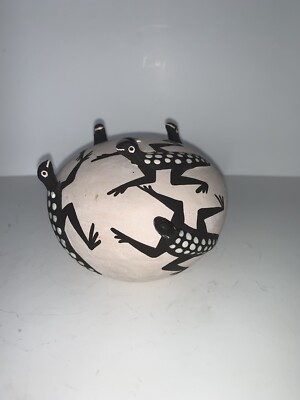 Native American LIZARD Seed Pot Acoma Pueblo POTTERY Signed N ...