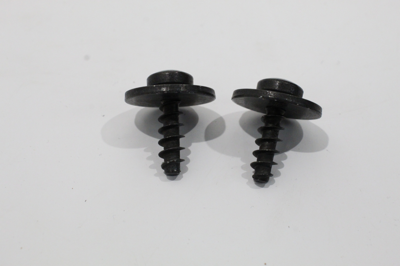 VW Taigo 2G Headlight Fixing Screw Bolts 6x20 x2 New Genuine N91118201 ...