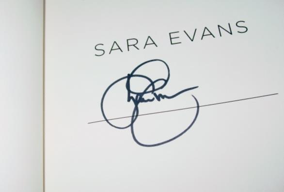 Country Music Star SARA EVANS Autographed / Signed "Born to Fly ...
