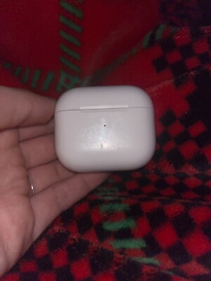 Used airpod pro 3rd gen case (ITS JUST THE CASE) 194252818381| eBay