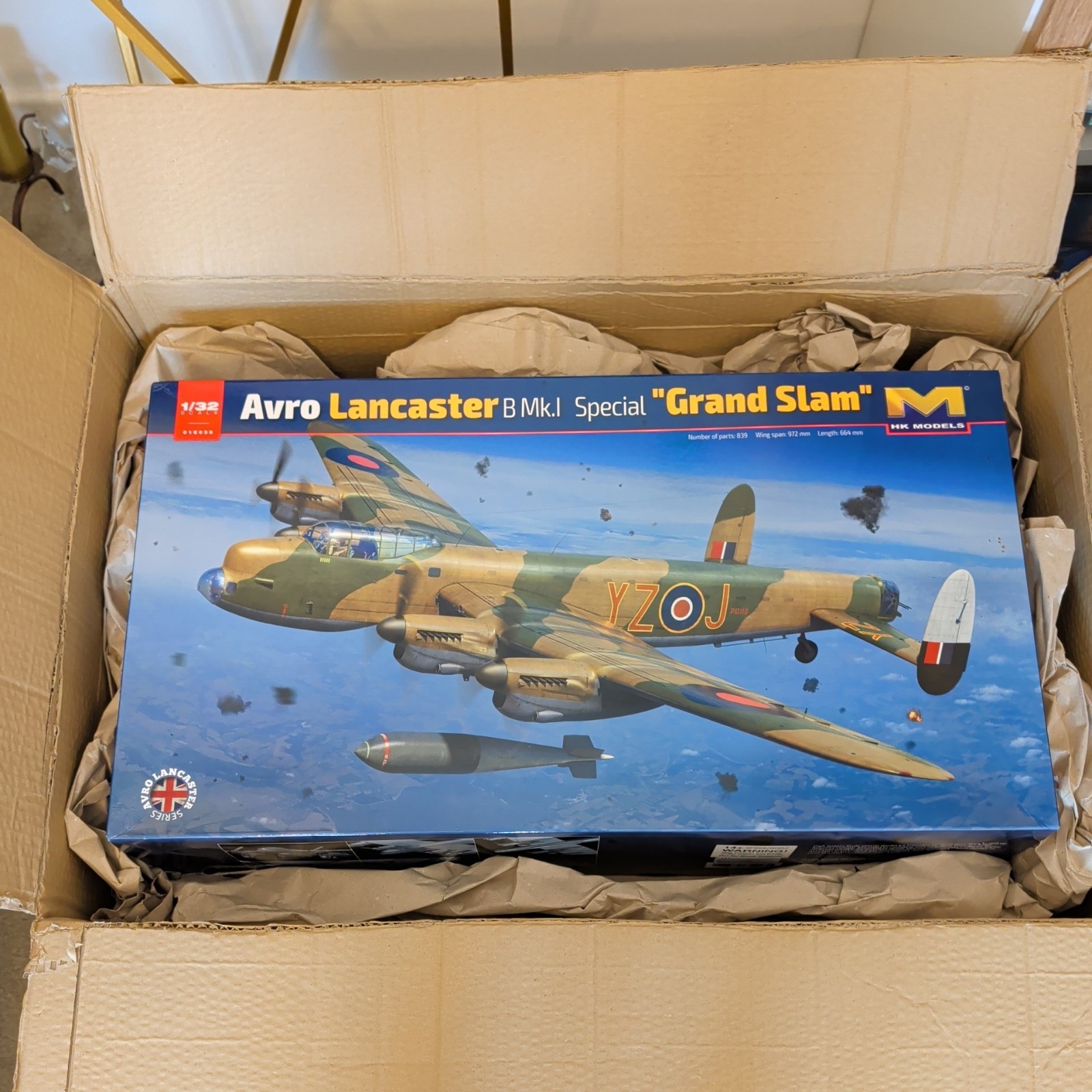 Hong Kong Models 01E038 1/32 Avro Lancaster B1 / Grandslam Bomber Model ...