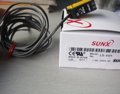 SUNX LS-H21F Diffuse Laser Sensor - Up to 1M Sensing Distance - Class ...