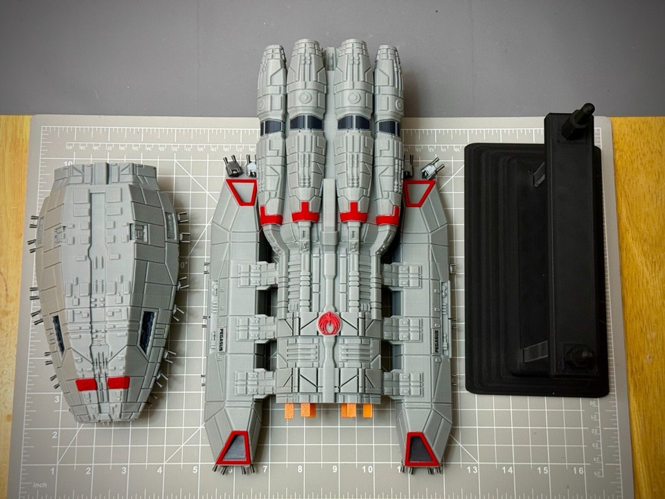 Battlestar Galactica Pegasus Display Model 18in. (LARGE) | eBay