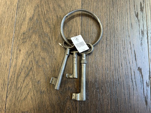Disney Parks Pirates Of The Caribbean Metal Keys Theme Park Souvenir ...