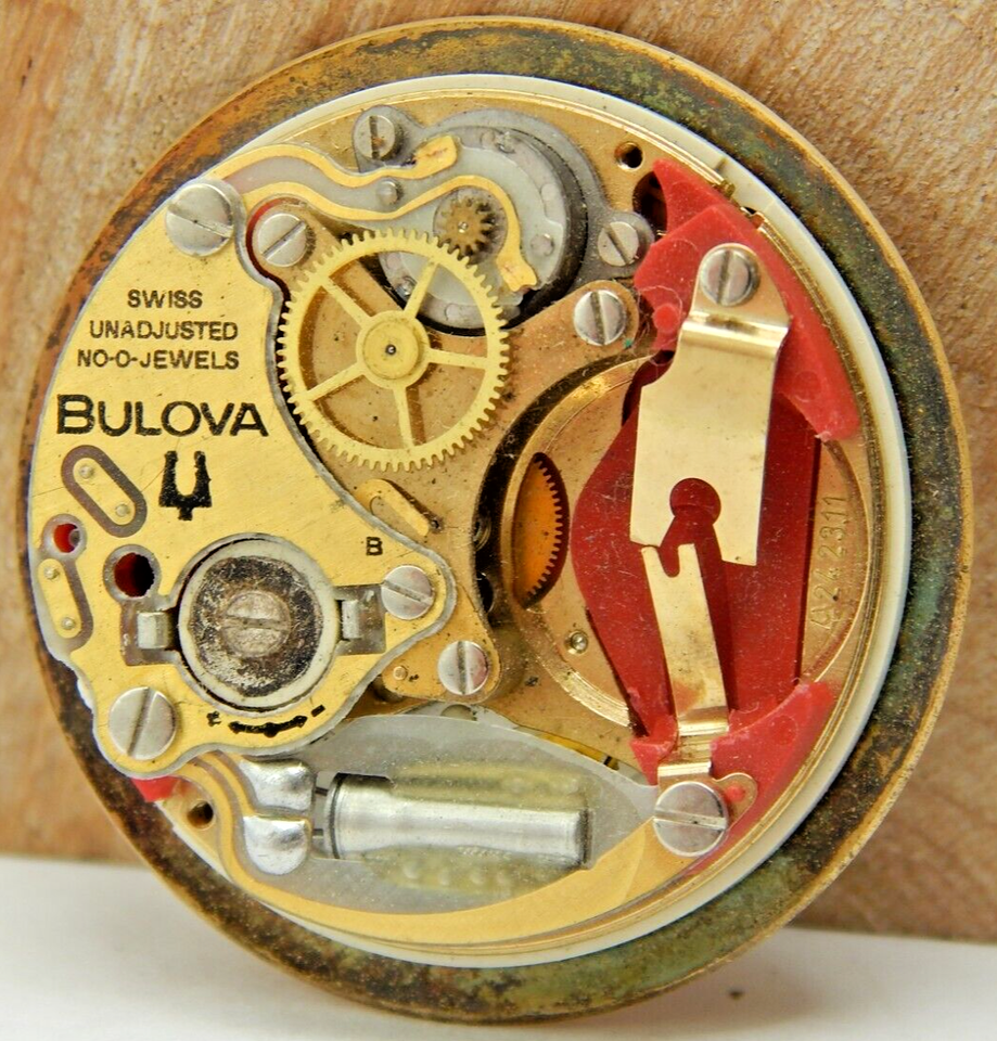 Vintage 1970s Bulova Accutron quartz 2423.11 men's wrist watch movement ...