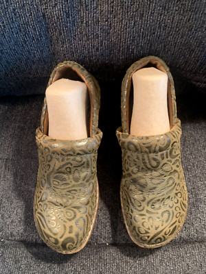 Born Boc Clog Shoes Women's 8M Green Brown Leather Comfort Embossed ...