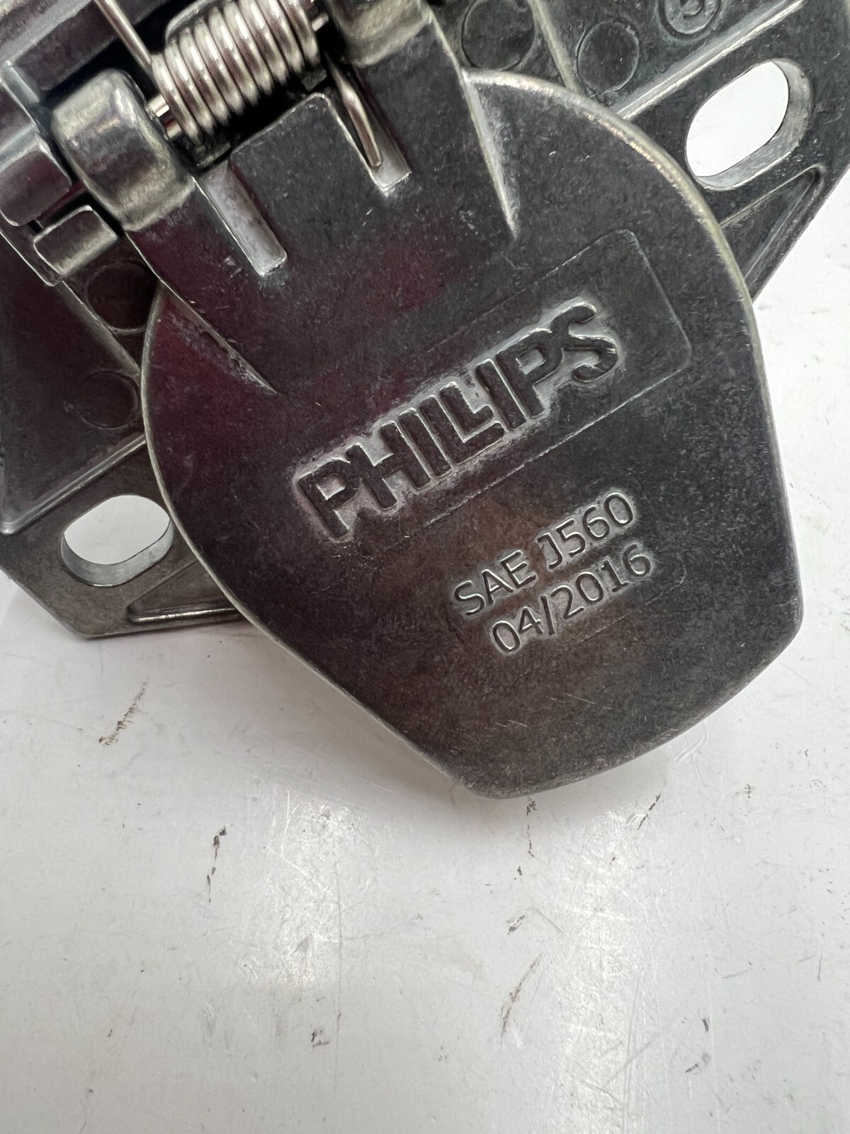 PHILLIPS 7 WIRE TRAILER SOCKET PLUG, SAE J560, ‎4.53 x 4.49 x 4.29 ...