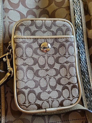 Coach Biege Signature Zip Universal Phone Carrying Case | eBay