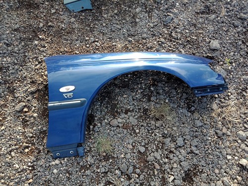 HOLDEN VT COMMODORE FENDER RIGHT HAND GUARD | eBay