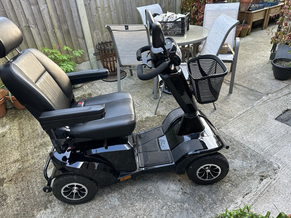 Sunrise Sterling S700 Mobility Scooter - 8mph, All Terrain, Suspension ...