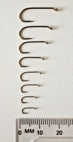 Mustad Signature R50NP-BR Standard Dry Fly Hooks in sizes #10 - #20 ...