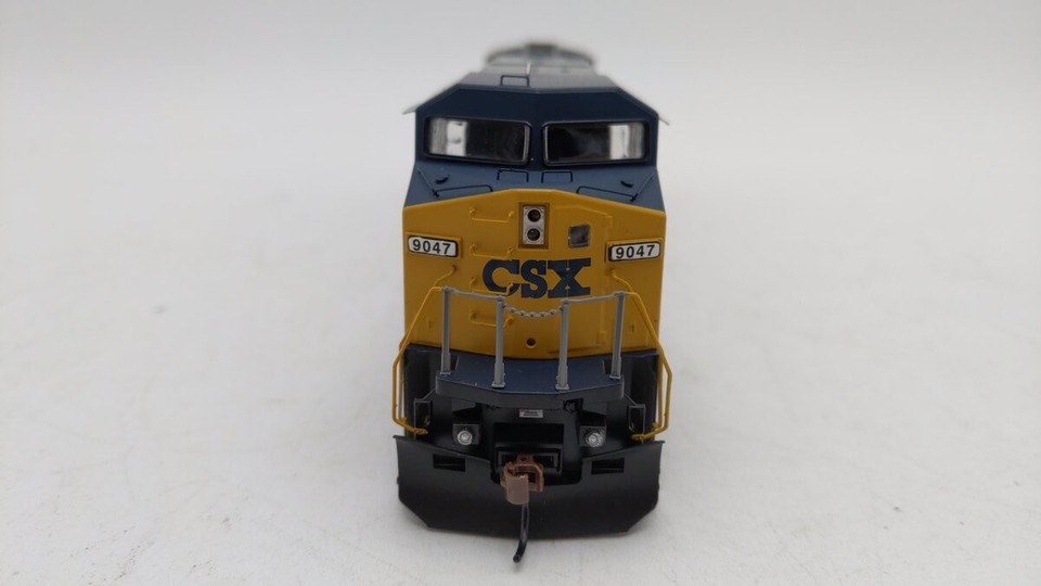 Roundhouse 78048 HO Scale CSX Diesel Locomotive #9047 LN/Box ...