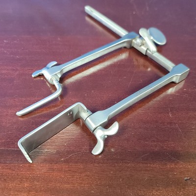 Retractors - Alan Scott