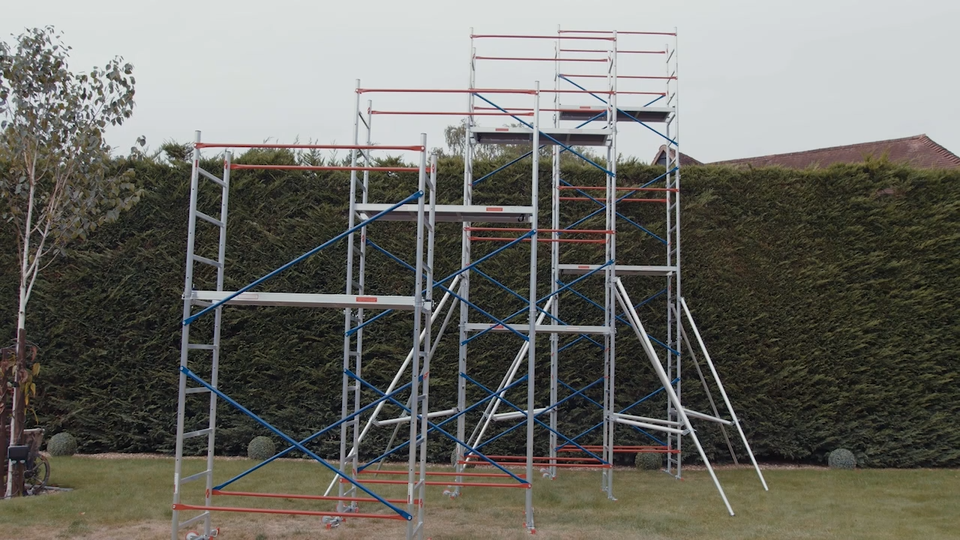 DIY Scaffold Tower - Home Master Aluminium Towers - Quick Assembly - 4 ...