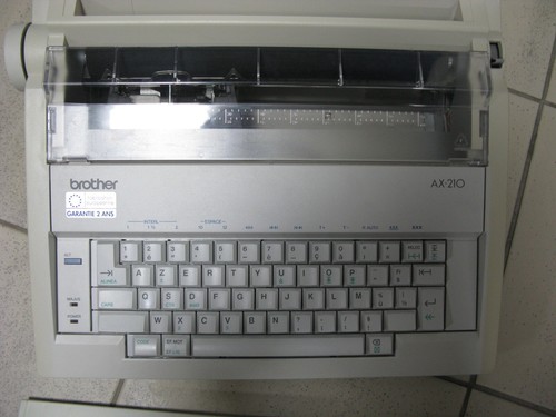 Machine à écrire électronique Brother AX-210 | eBay