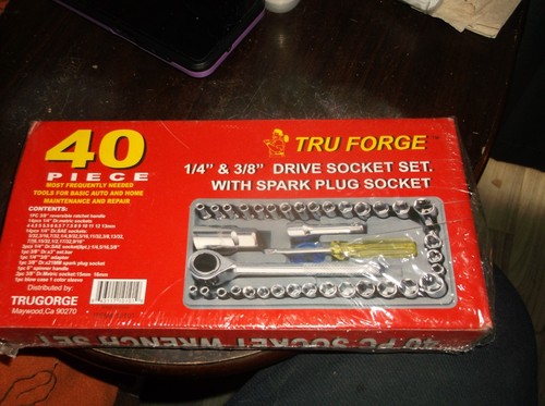 TRU FORGE 1/4"& 3/8" Drive 40 Piece Socket Wrench Set WITH SPARK PLUG ...