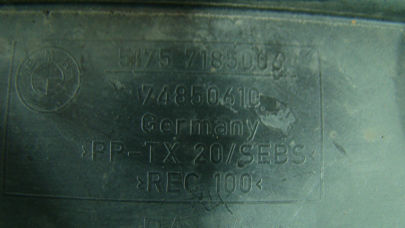 BMW oem Cover bottom right 51757185006 7' F01 F02 F03 F04 Hybrid R ...