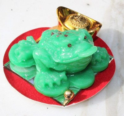 Feng Shui Green Lucky Frog Statue 3-legged Money Toad Figurine On ...