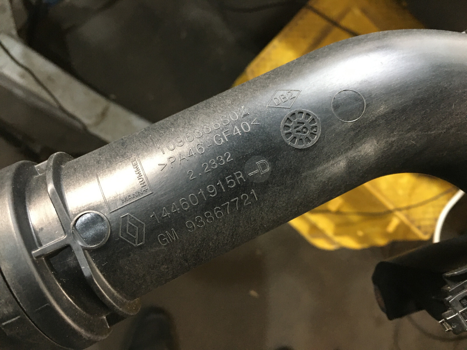 ⭐⭐ Original Renault Trafic III 3 Ladeluftschlauch 93867721 144601915R ...