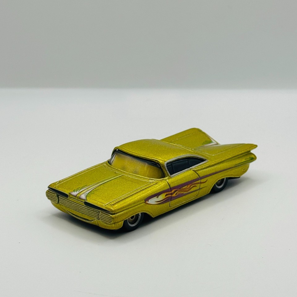 Disney Pixar Cars - YELLOW RAMONE LENTICULAR My Eyes Change - 1:55 ...
